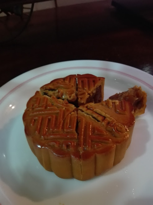 10 Popular Mooncake Types You Should Try – Halal Chinese Food In Malaysia